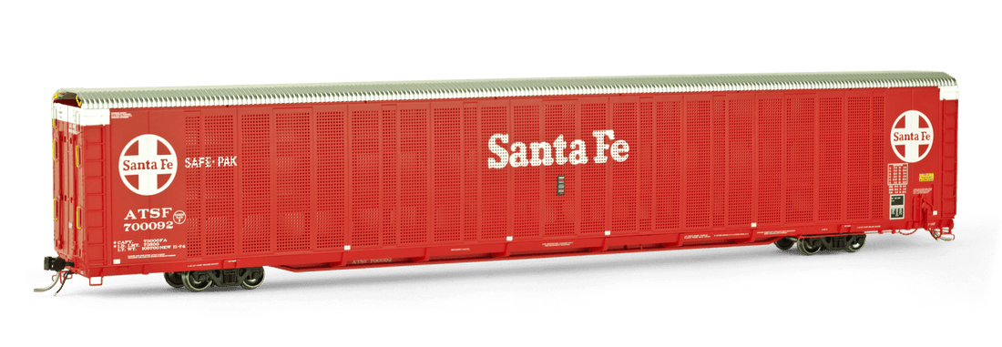 ATSF #700092 SAFE-PAK, TRI-LEVEL, LOW ROOF, TRI-FOLD END DOORS – Roka Models